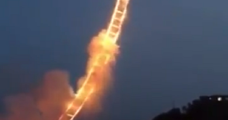[VIDEO] Chinese Artist Creates A Stunning Ladder To heaven Using ...