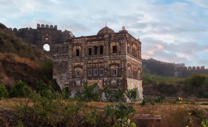Pakistan Opens Gurdwara Chowa Sahib For Sikh Devotees For The First ...