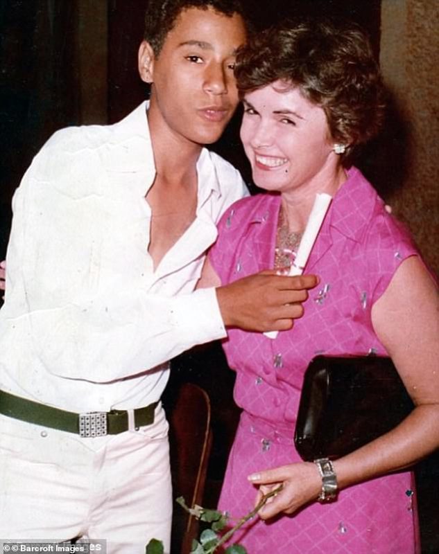 Brazilian Bodybuilder Who Injects Oil Into Biceps Shares Before And ...